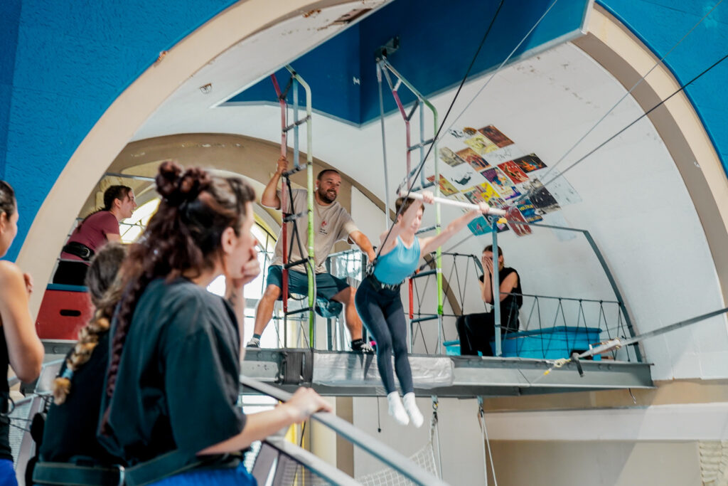 Trapèze volant à la carte - L’École de cirque de Québec